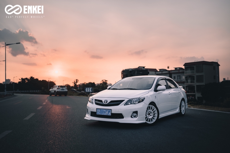 トヨタ corolla E140｜USERS GALLERY｜ENKEI WHEELS